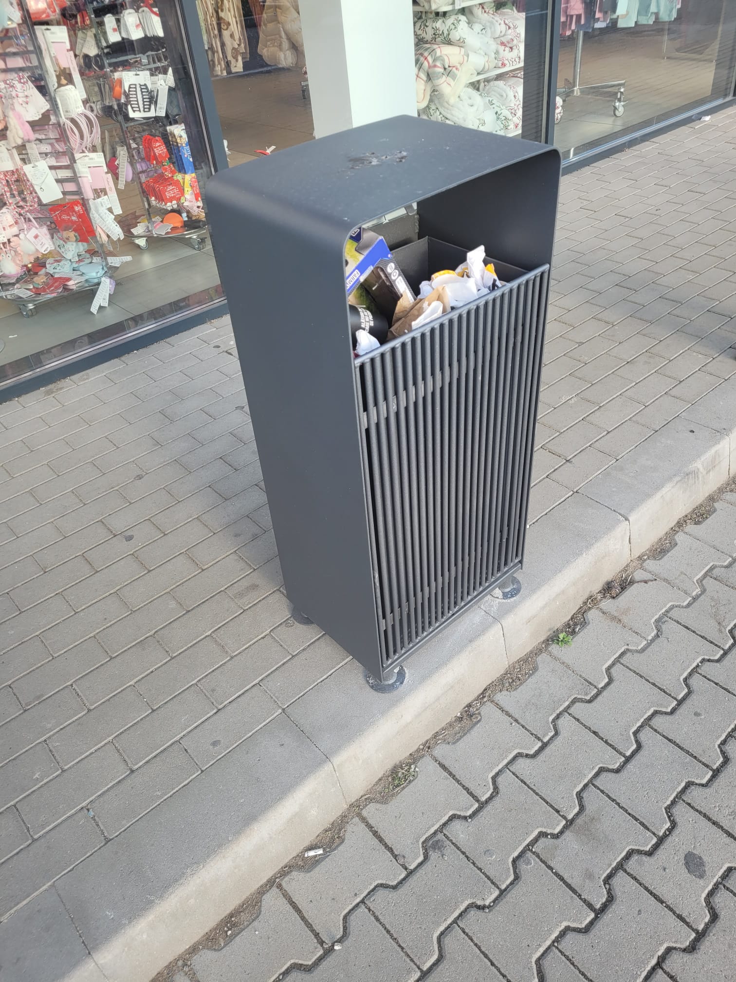 Cosuri gunoi metalice - Mobilier Stradal - Metal Cosuri